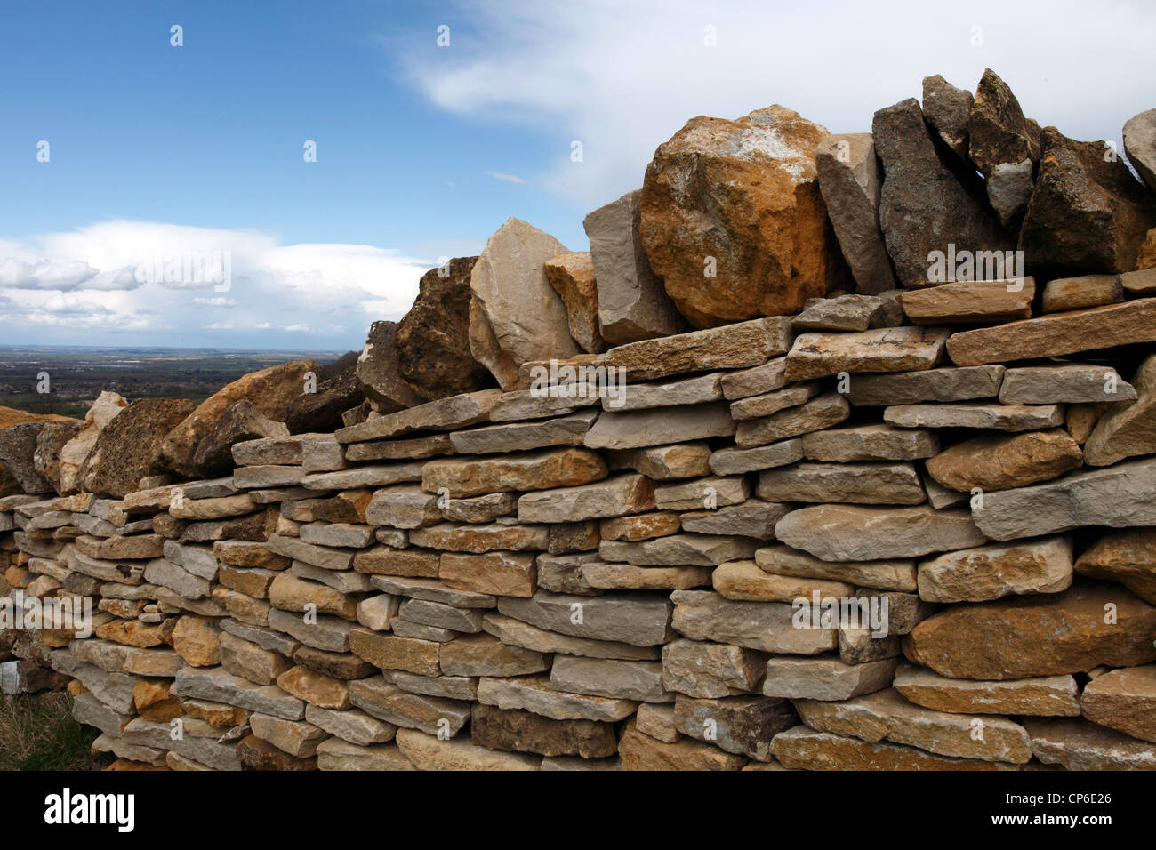 Cotswold dry stone walling hi-res stock photography and images - Alamy
