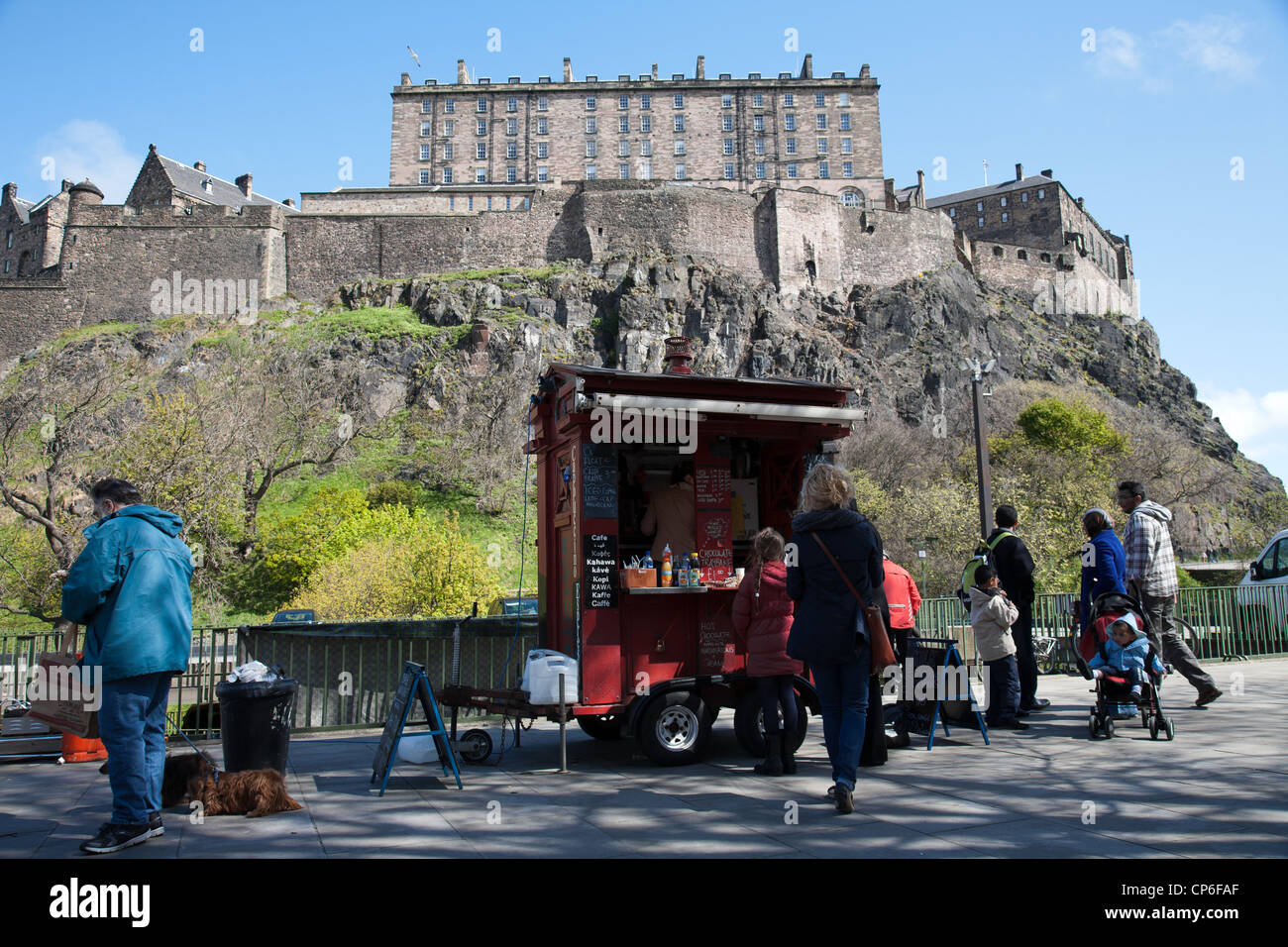 Farmers market in front of Edinburgh Castle Scotland Stock Photo - Alamy