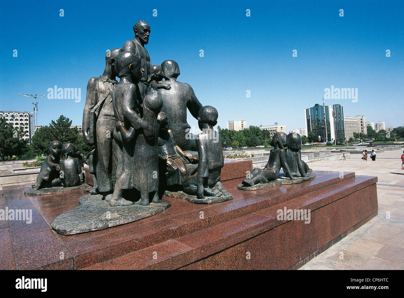 Uzbekistan (Ozbekistan) - Tashkent (Tashkent) - Monument in the Square ...