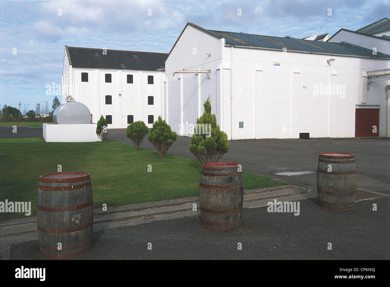 Benromach distillery forres hi-res stock photography and images - Alamy