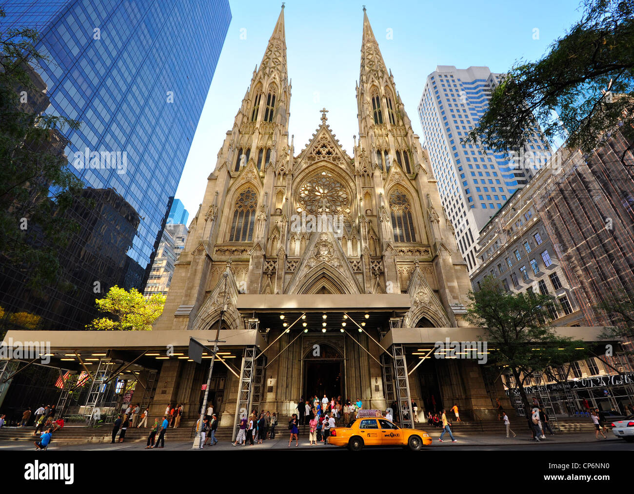 Nyc gothic architecture hi-res stock photography and images - Alamy