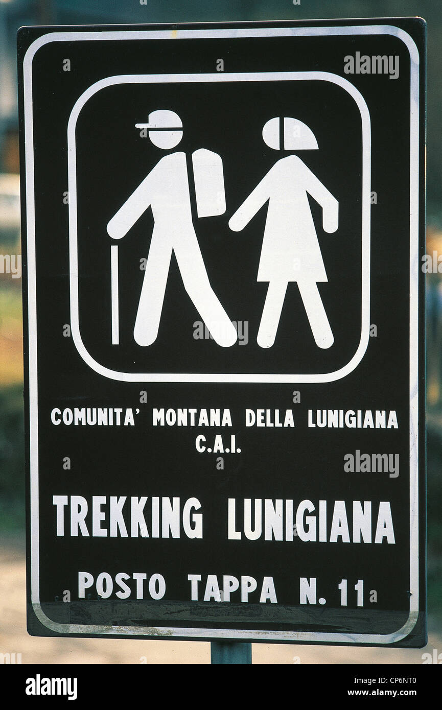 SIGNS OF THE TREKKING Tuscany Lunigiana Lunigiana Stock Photo - Alamy