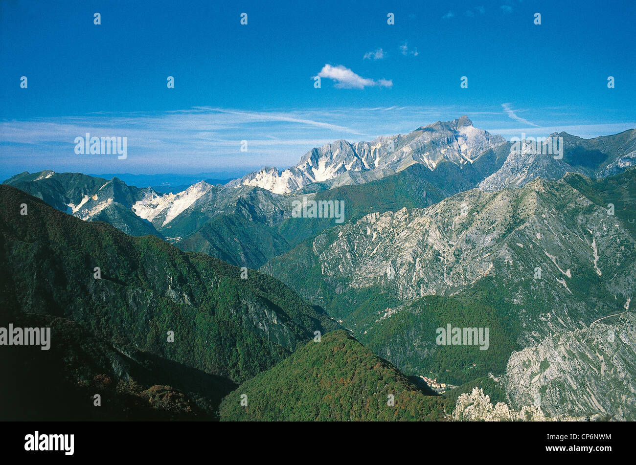 TUSCANY NATURAL PARK Apuan Alps MOUNTAIN FESTIVAL Stock Photo - Alamy