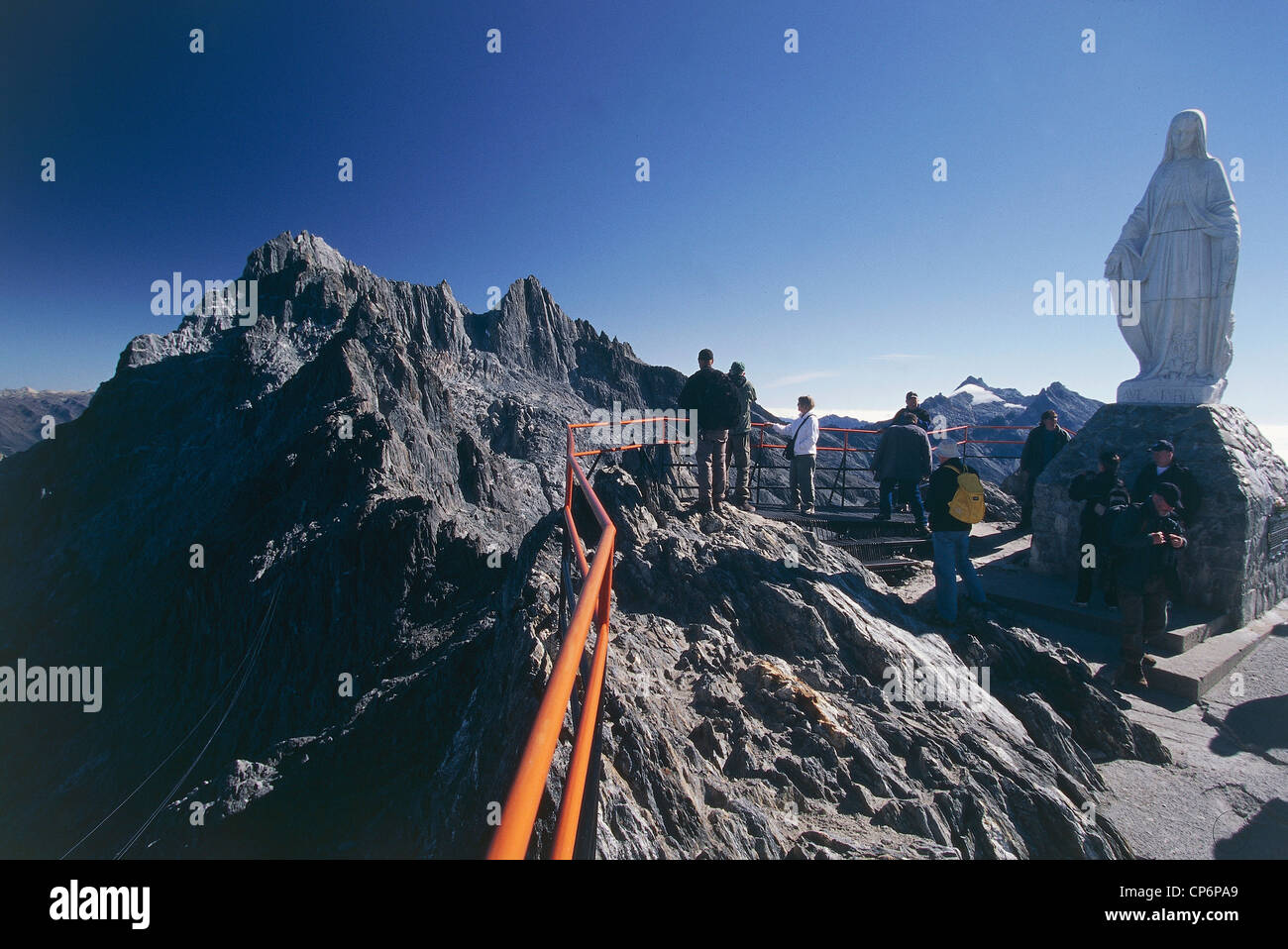 Venezuela - Merida - Sierra Nevada de Merida. Tourists in front of the ...