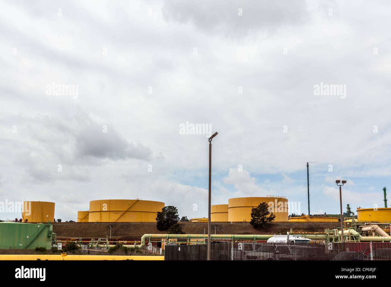 Refineries pipe hi-res stock photography and images - Alamy