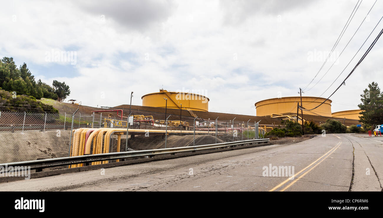 California petroleum service station hi-res stock photography and ...