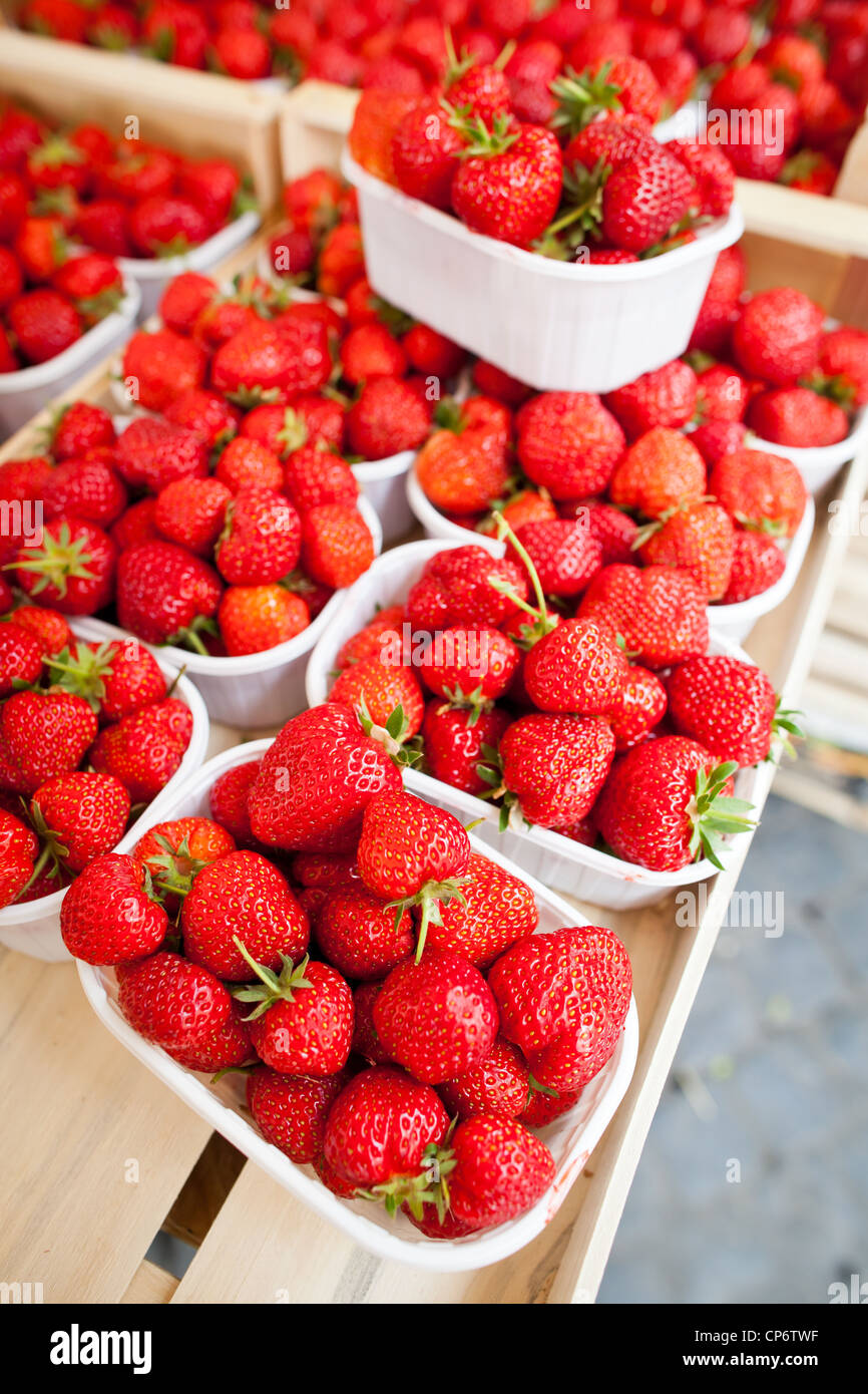 farmers market series - fresh strawberries Stock Photo - Alamy
