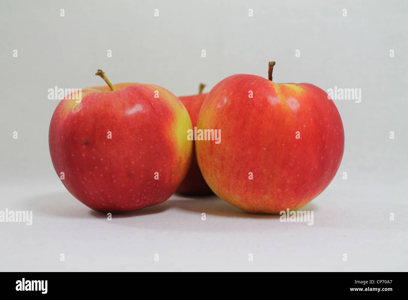 Three apples hi-res stock photography and images - Alamy