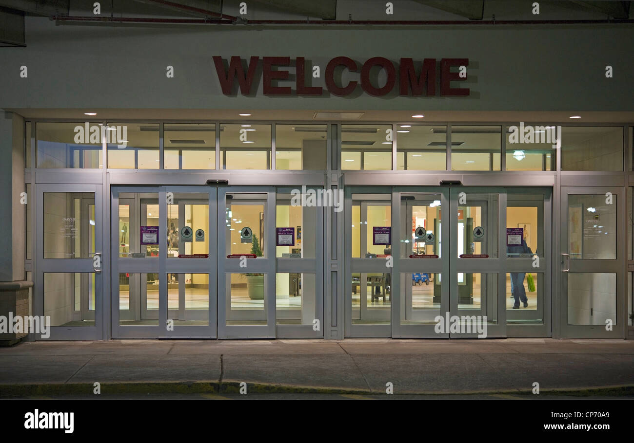 Shopping mall entrance at night Stock Photo - Alamy