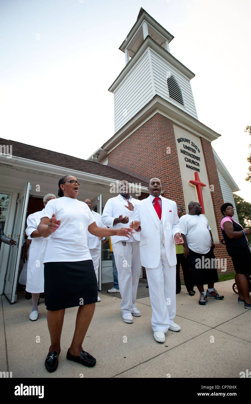 African american church meeting hi-res stock photography and images - Alamy
