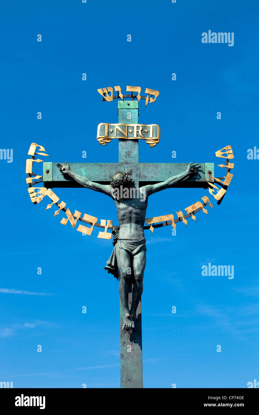 Statue of jesus christ at cross hi-res stock photography and images - Alamy