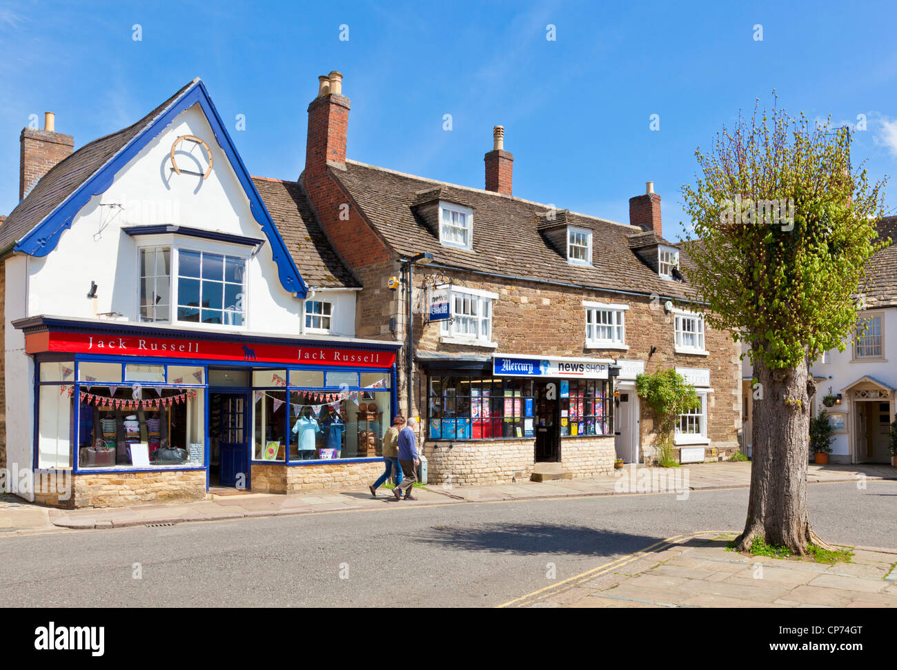 Shops market square hi-res stock photography and images - Alamy