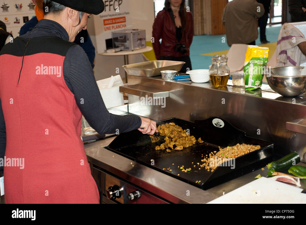 Plancha cooking hi-res stock photography and images - Alamy
