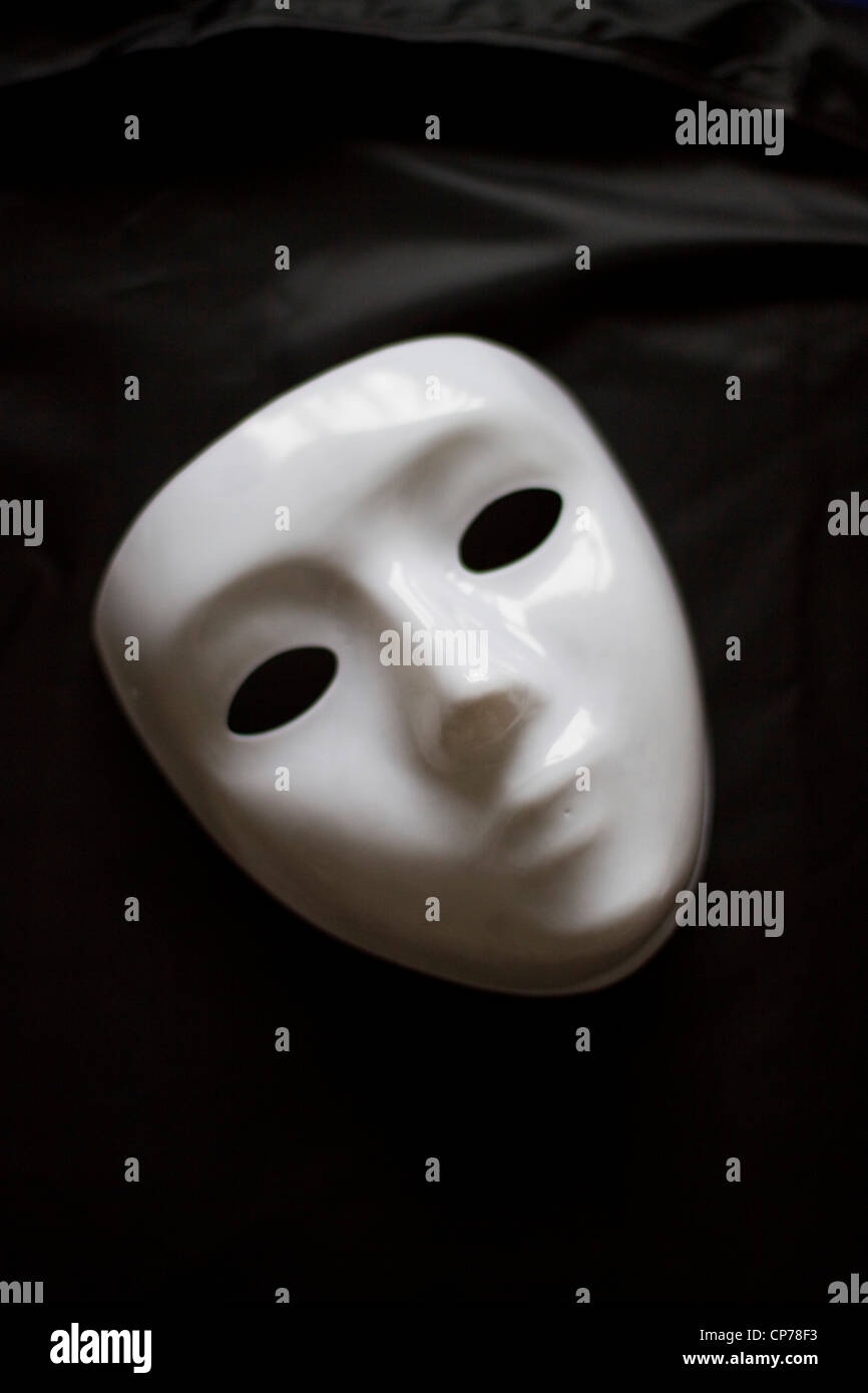 Phantom of the opera mask hi-res stock photography and images - Alamy