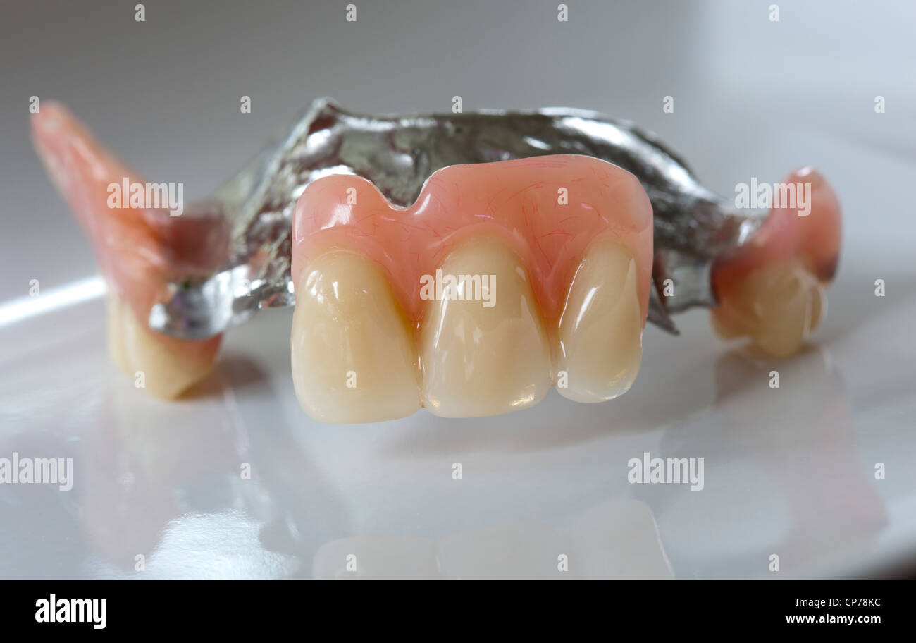 False teeth hi-res stock photography and images - Alamy