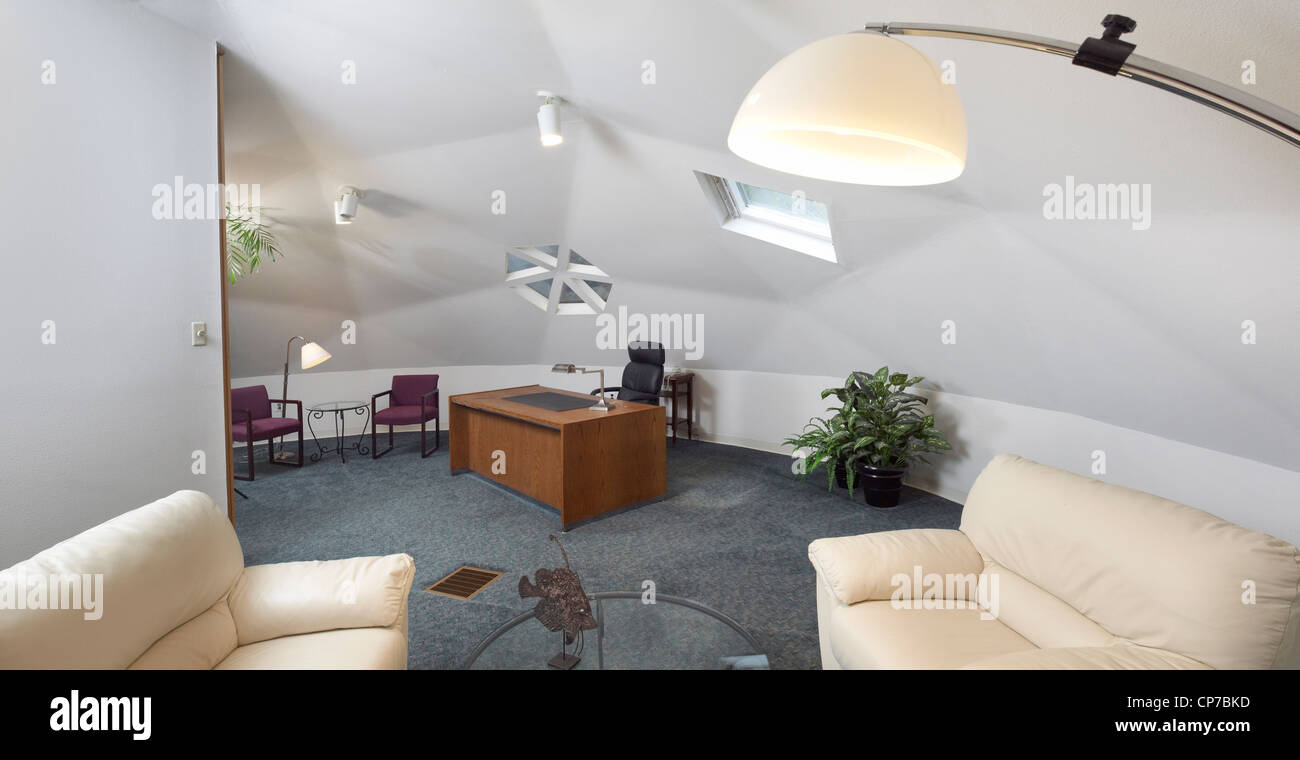 Round office building hi-res stock photography and images - Alamy