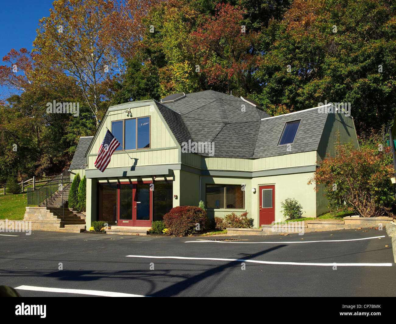 Odd shaped building hi-res stock photography and images - Alamy