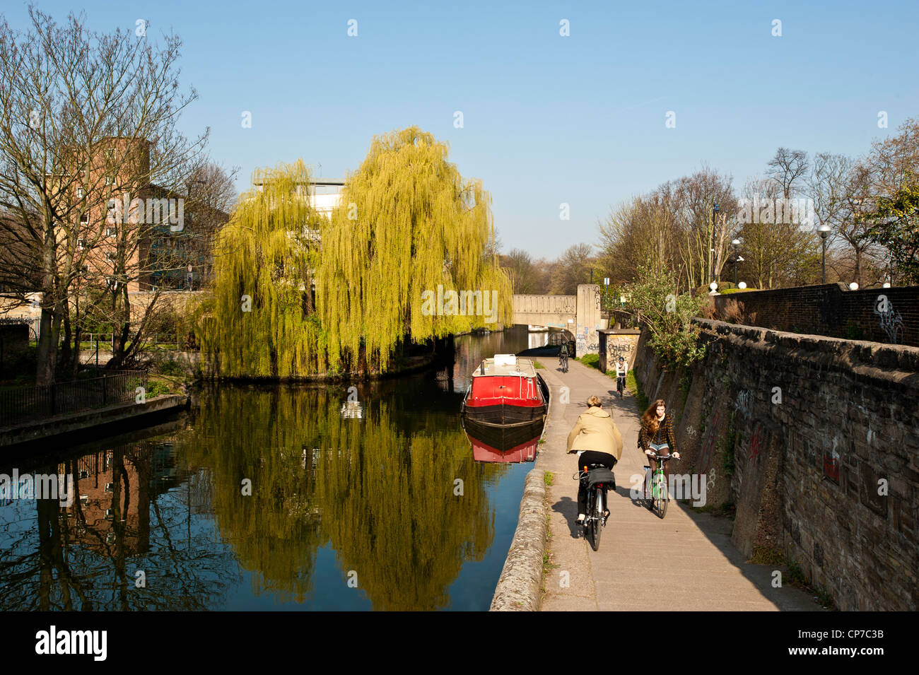 Bridge over Regent's Canal, Hackney, London, United Kingdom Stock Photo ...
