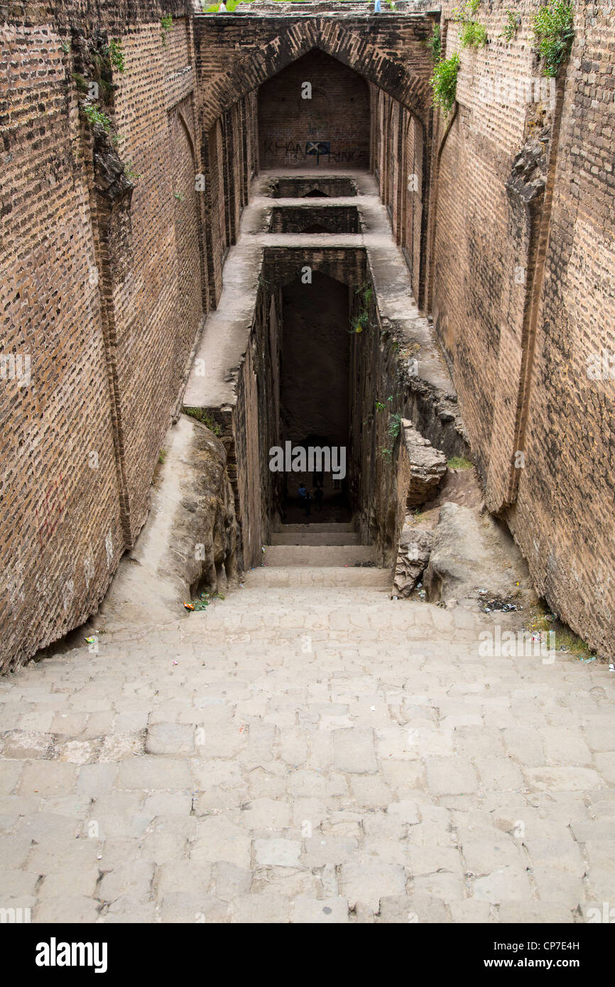 Step well pakistan hi-res stock photography and images - Alamy