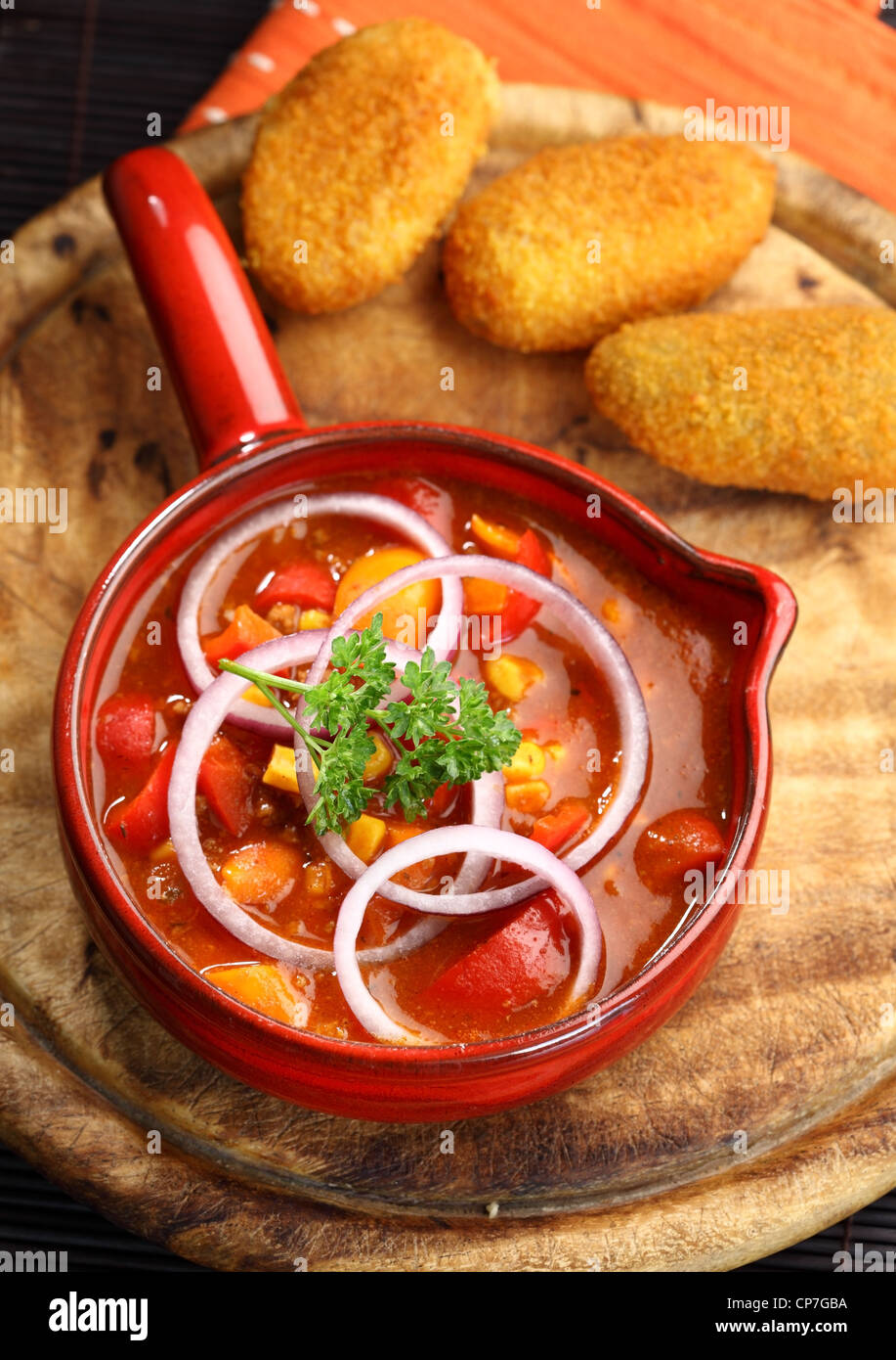 Chilli con carne pan hi-res stock photography and images - Alamy