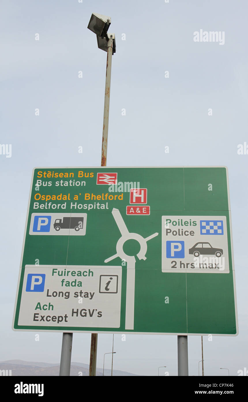 Bilingual road sign Fort William Scotland March 2012 Stock Photo - Alamy