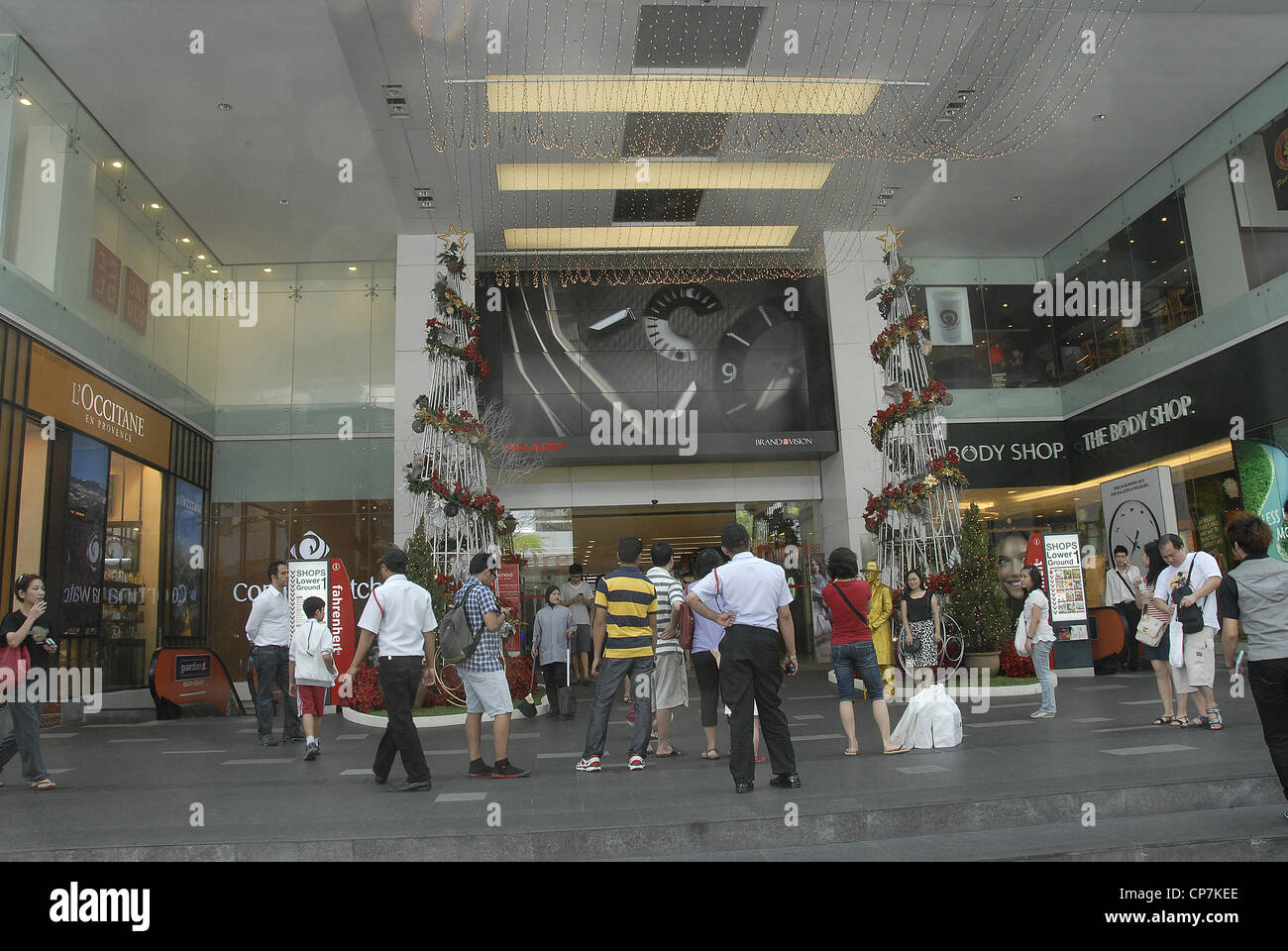 Mall entry, Kuala Lumpur, Malaysia Stock Photo - Alamy