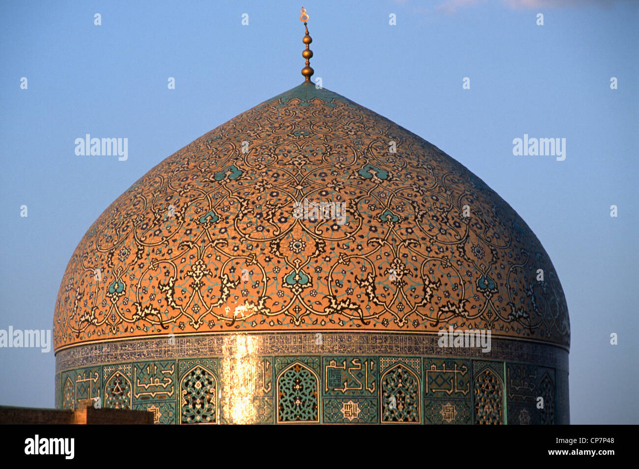 Iran, Esfahan, Isfahan, Sheikh Lotfollah Mosque Stock Photo - Alamy