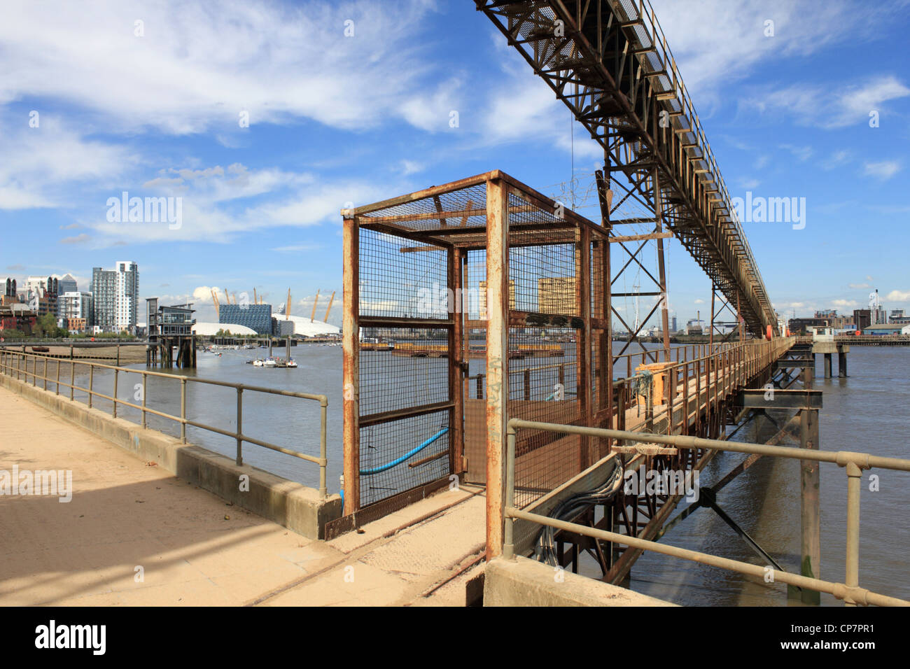 The Thames path Greenwich London England UK Stock Photo - Alamy