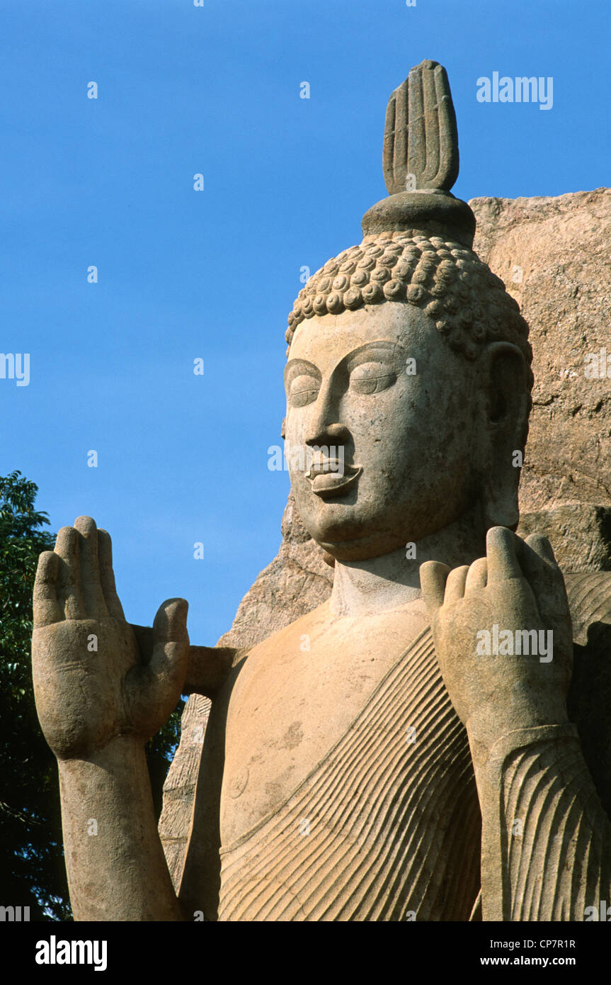 Sri Lanka, Aukana, Buddha statue Stock Photo - Alamy