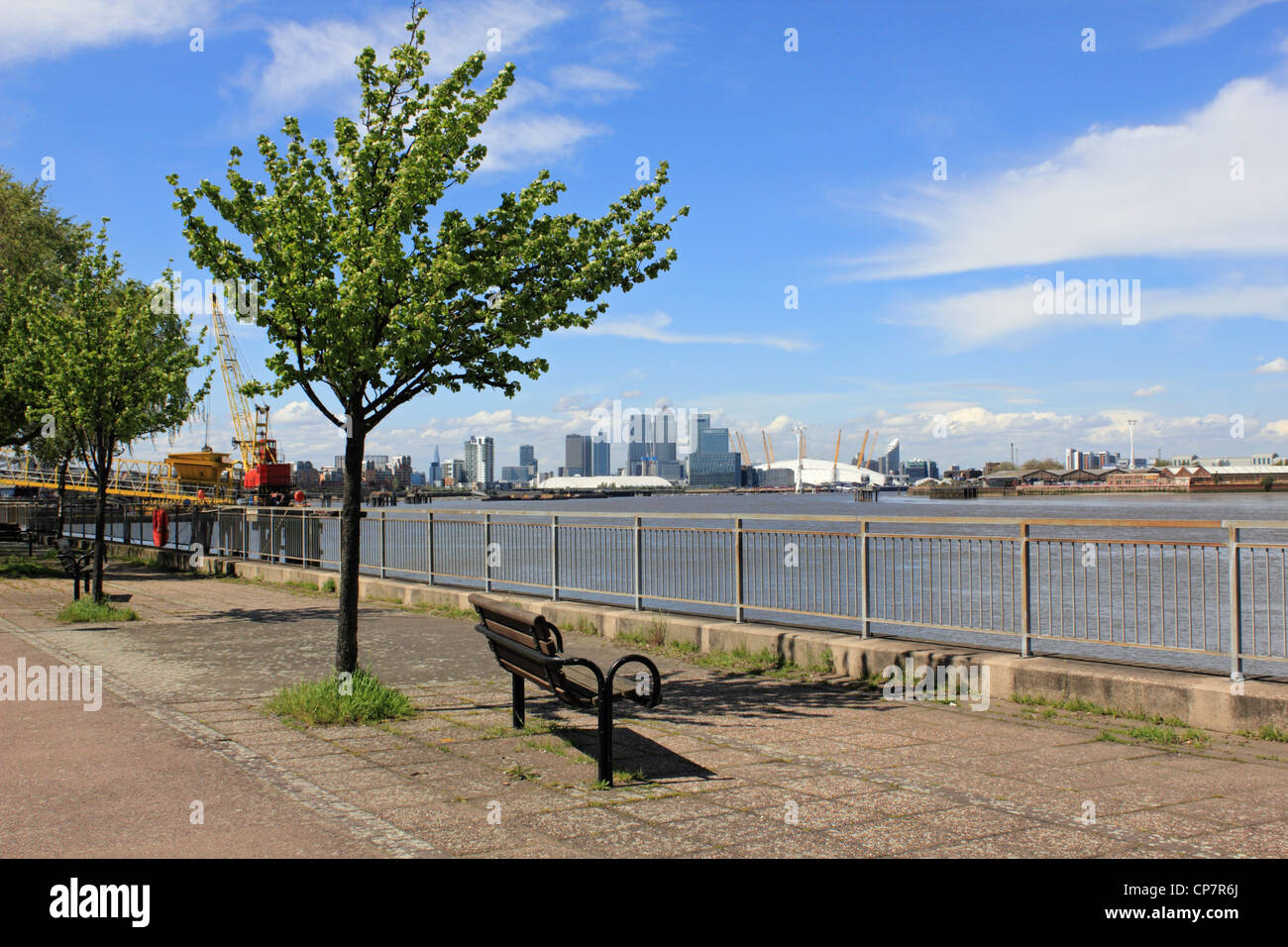 The Thames path Greenwich London England UK Stock Photo - Alamy