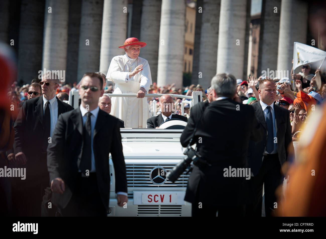 Ordination catholic priest hi-res stock photography and images - Alamy