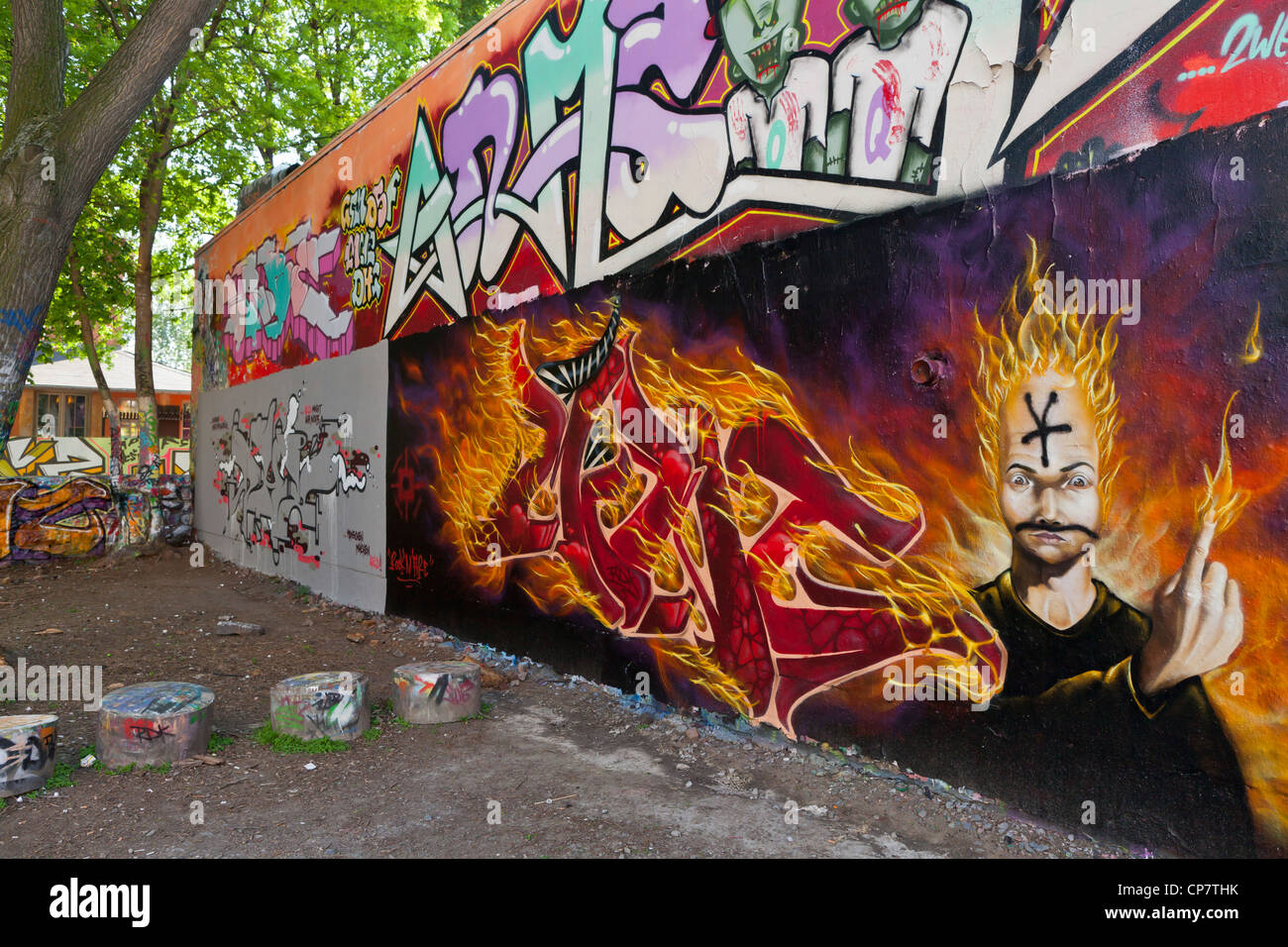 Graffiti decorated walls at the Alaun street (Alaunstrasse), "Äußere ...