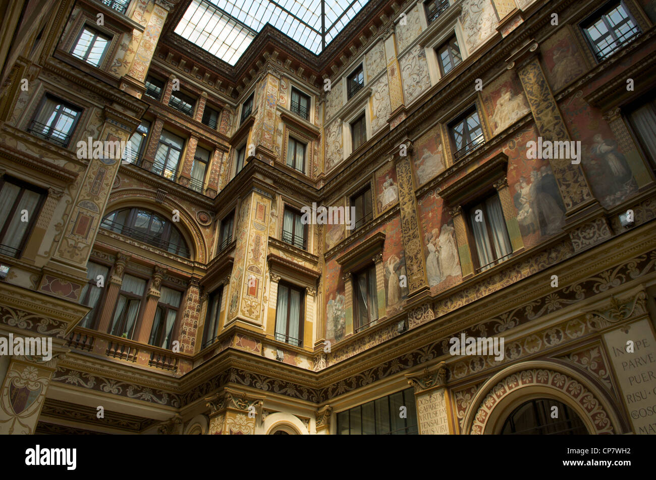 Palace courtyard, Rome, Italy Stock Photo - Alamy