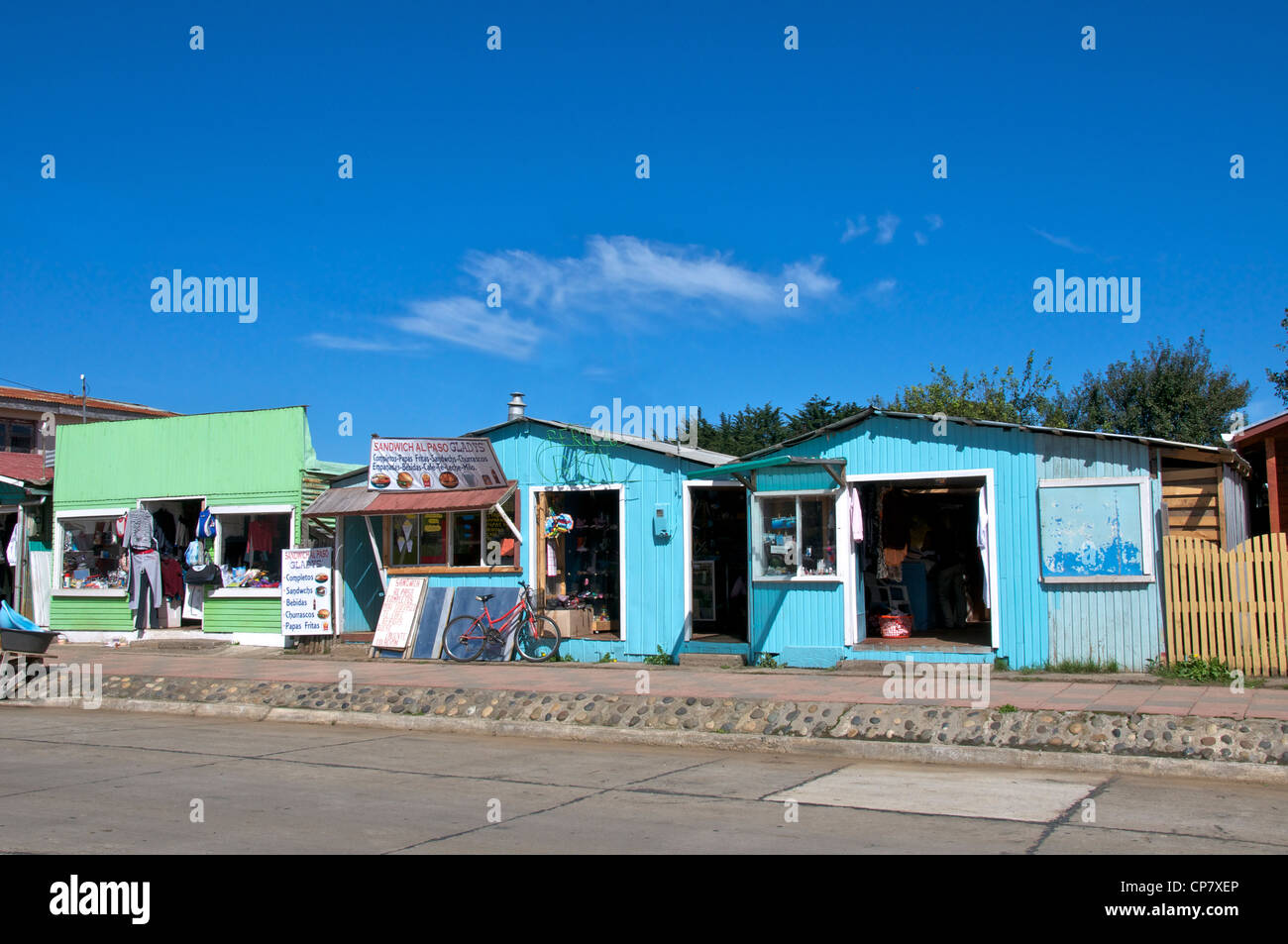 Row shops fronts hi-res stock photography and images - Alamy