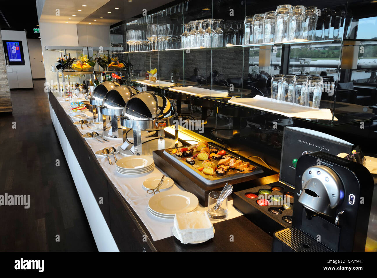 Swiss International Airlines (LX) lounge for First Class Passengers ...