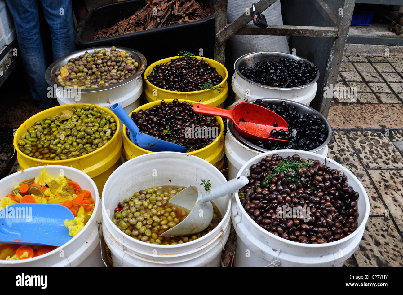 Olives at the market Stock Photo - Alamy