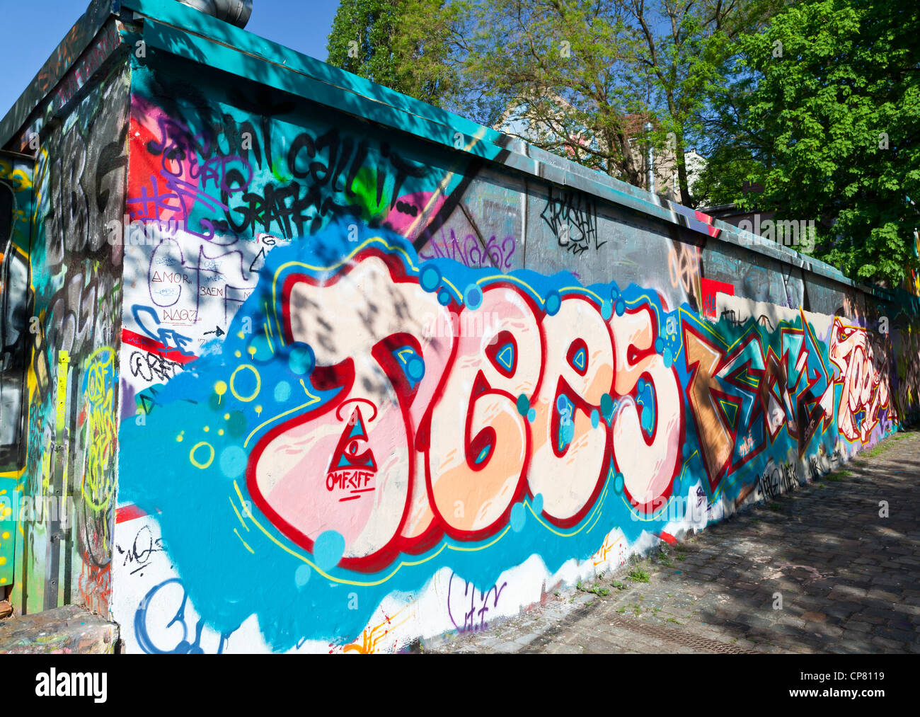 Graffiti decorated walls at the Alaun street (Alaunstrasse), "Äußere ...