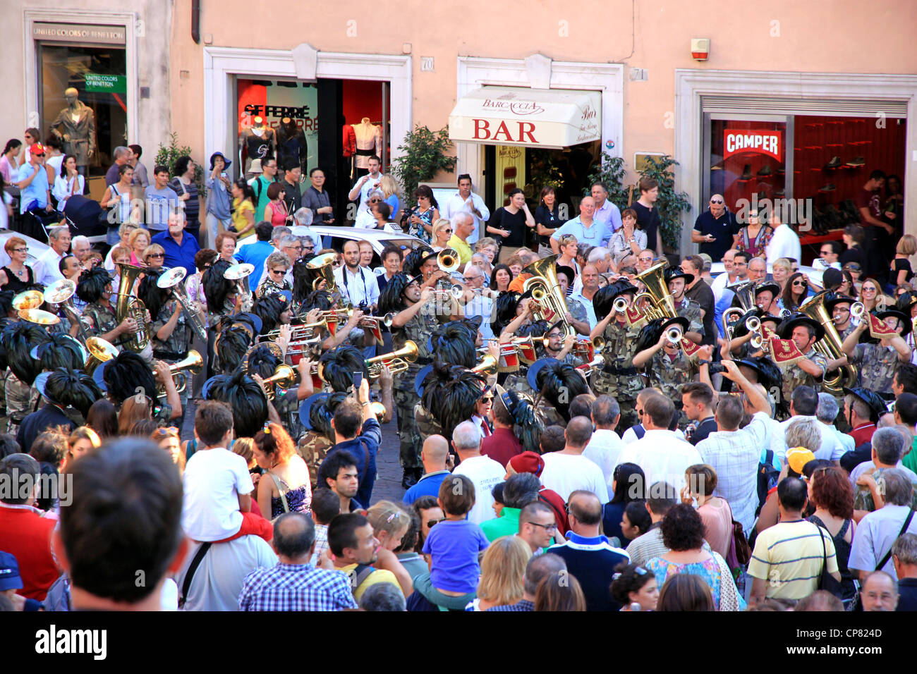 Roman crowd hi-res stock photography and images - Alamy