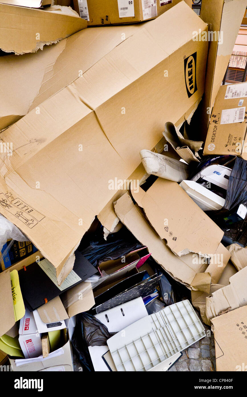 Trash container hi-res stock photography and images - Alamy