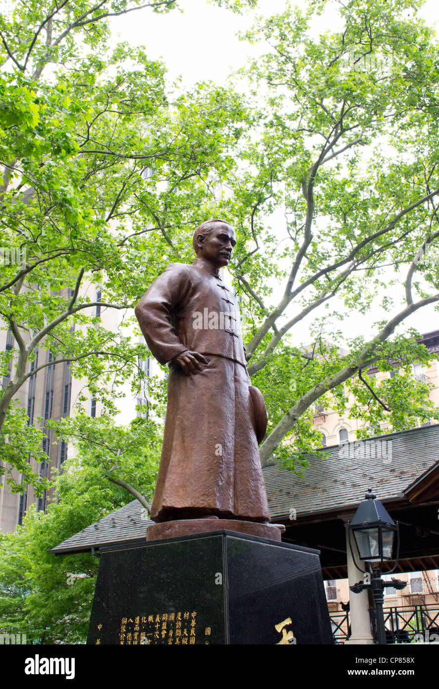 Staute of Sun Yat-sen, considered the father of modern China, in ...