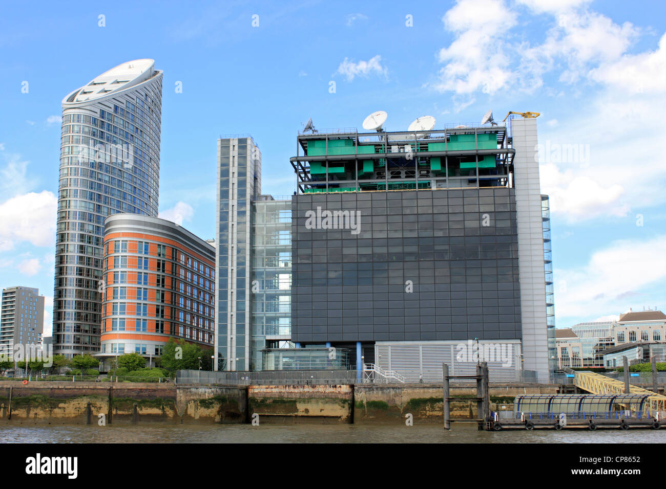 London england tower blocks hi-res stock photography and images - Alamy