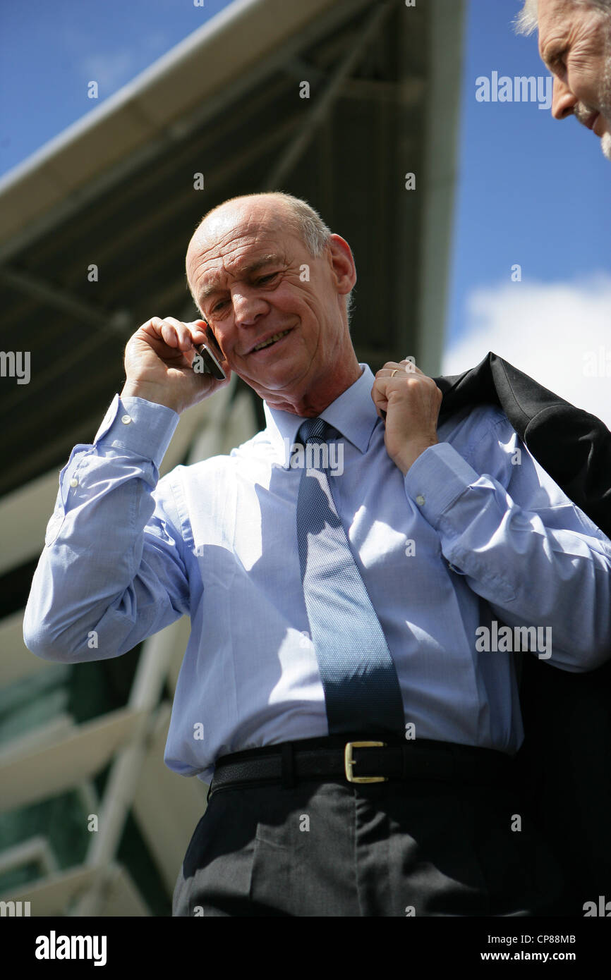 Old man on the phone Stock Photo - Alamy