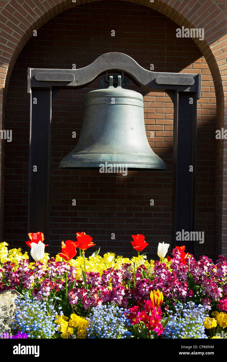 Memorial bell hi-res stock photography and images - Alamy