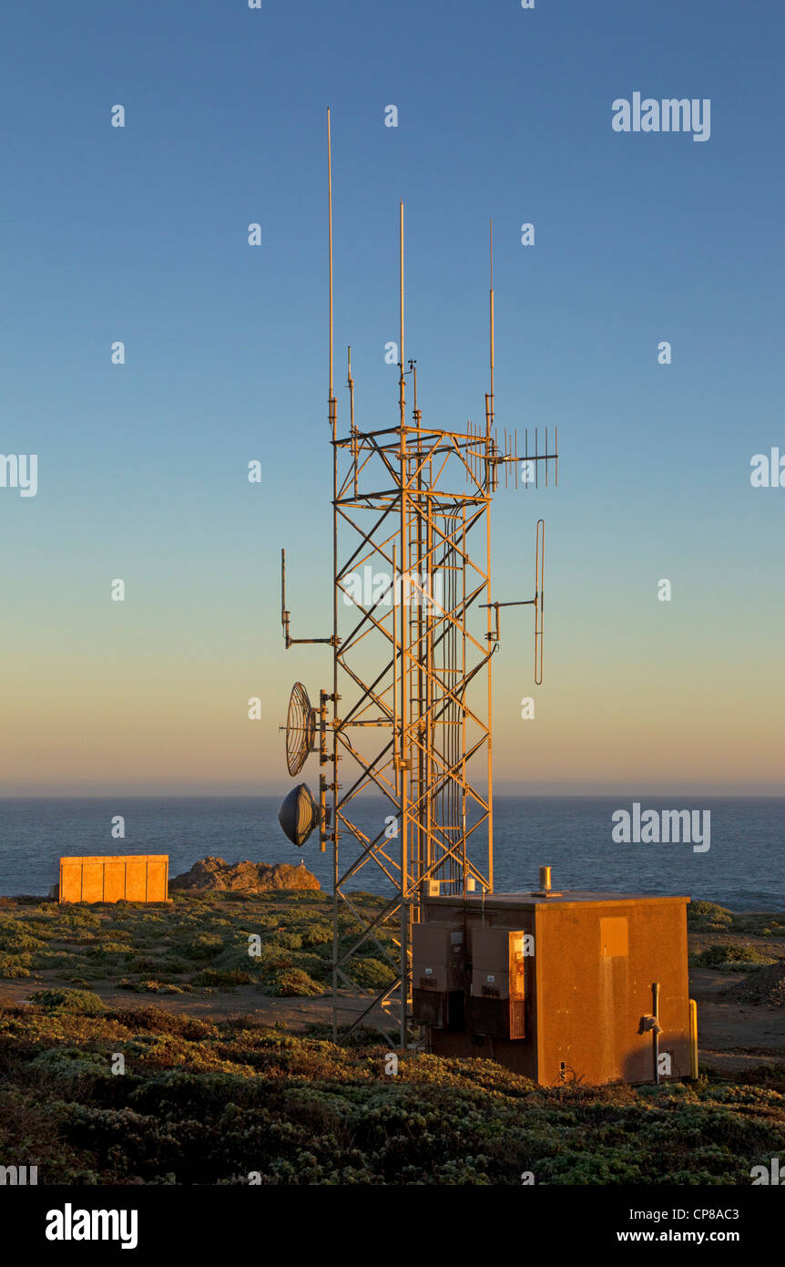 Communications antennas hi-res stock photography and images - Alamy