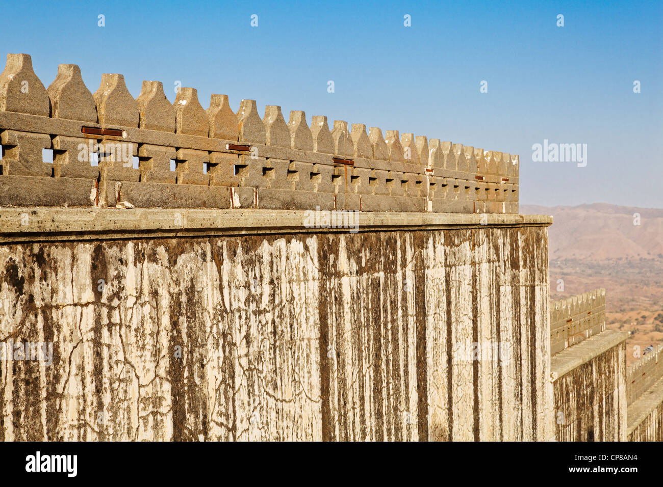 Landscape of the high wall defences at Kumbhalghar Fort, Rajasthan ...