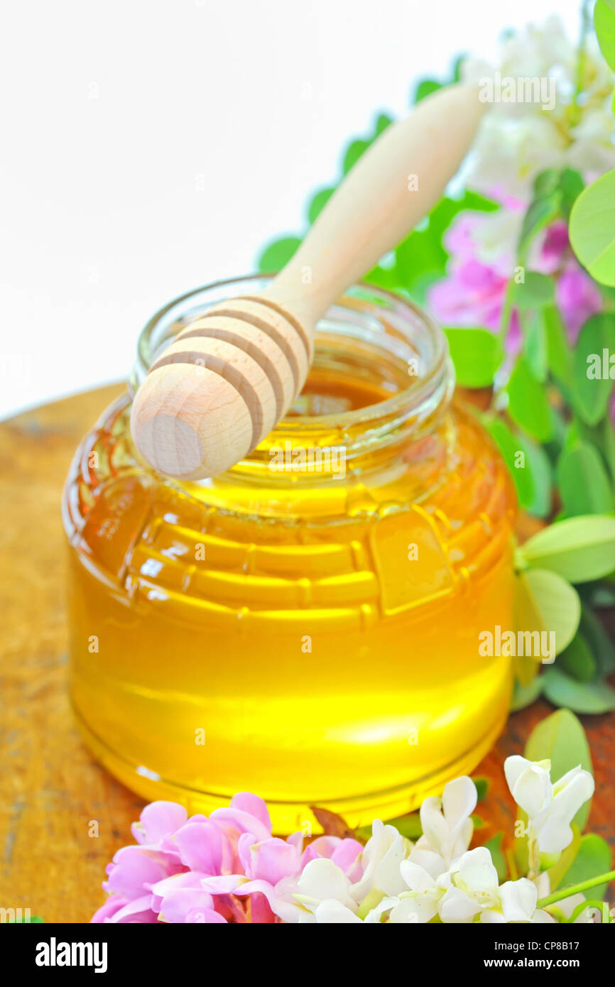 Gold jar flowers hi-res stock photography and images - Alamy