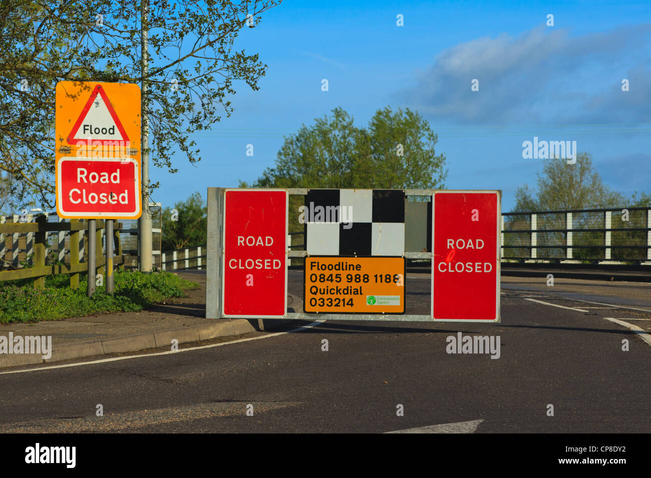Road closed due to flooding sign, Earith, Cambridgeshire, England Stock ...