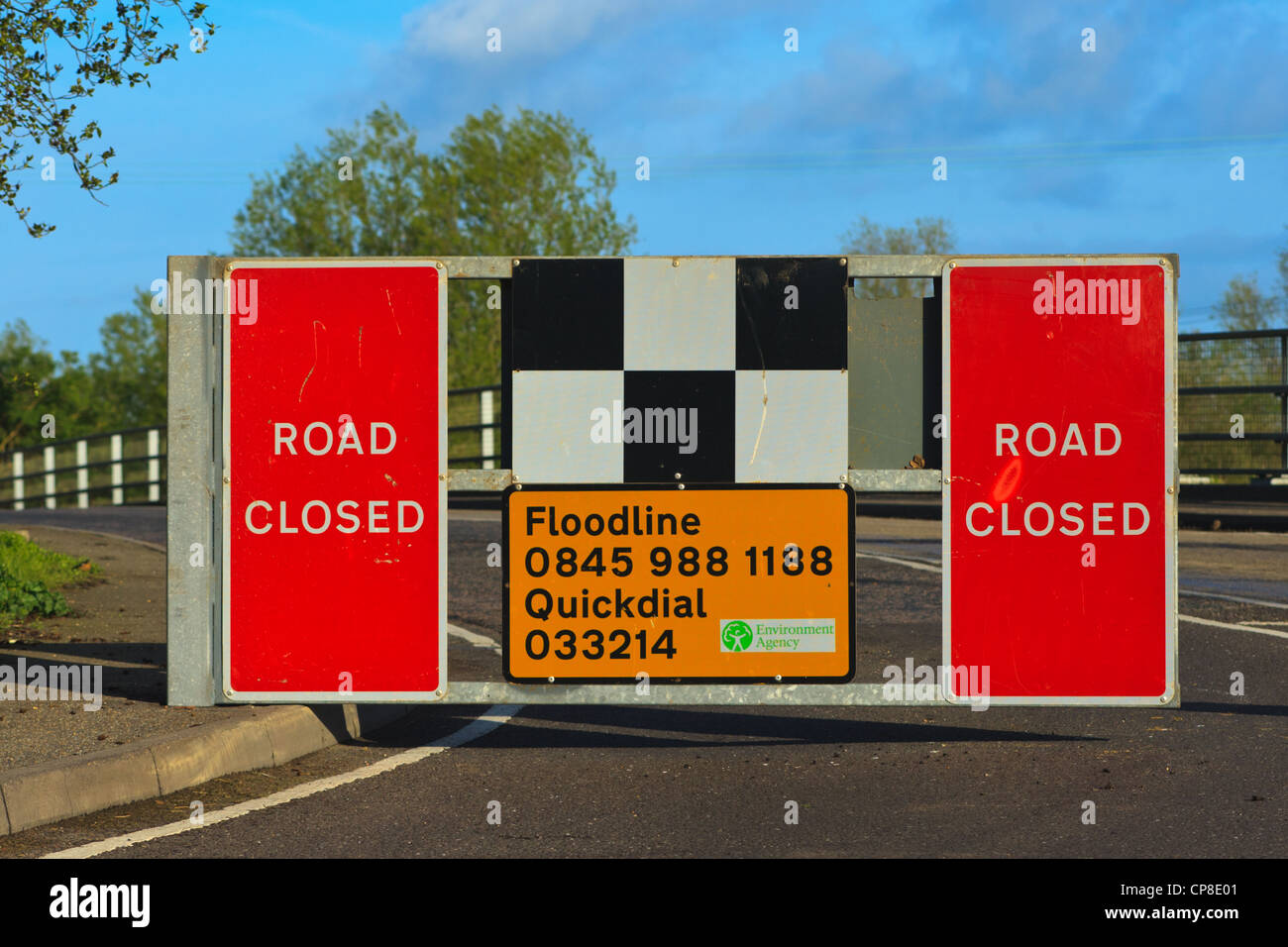 Road closed due to flooding sign, Earith, Cambridgeshire, England Stock ...
