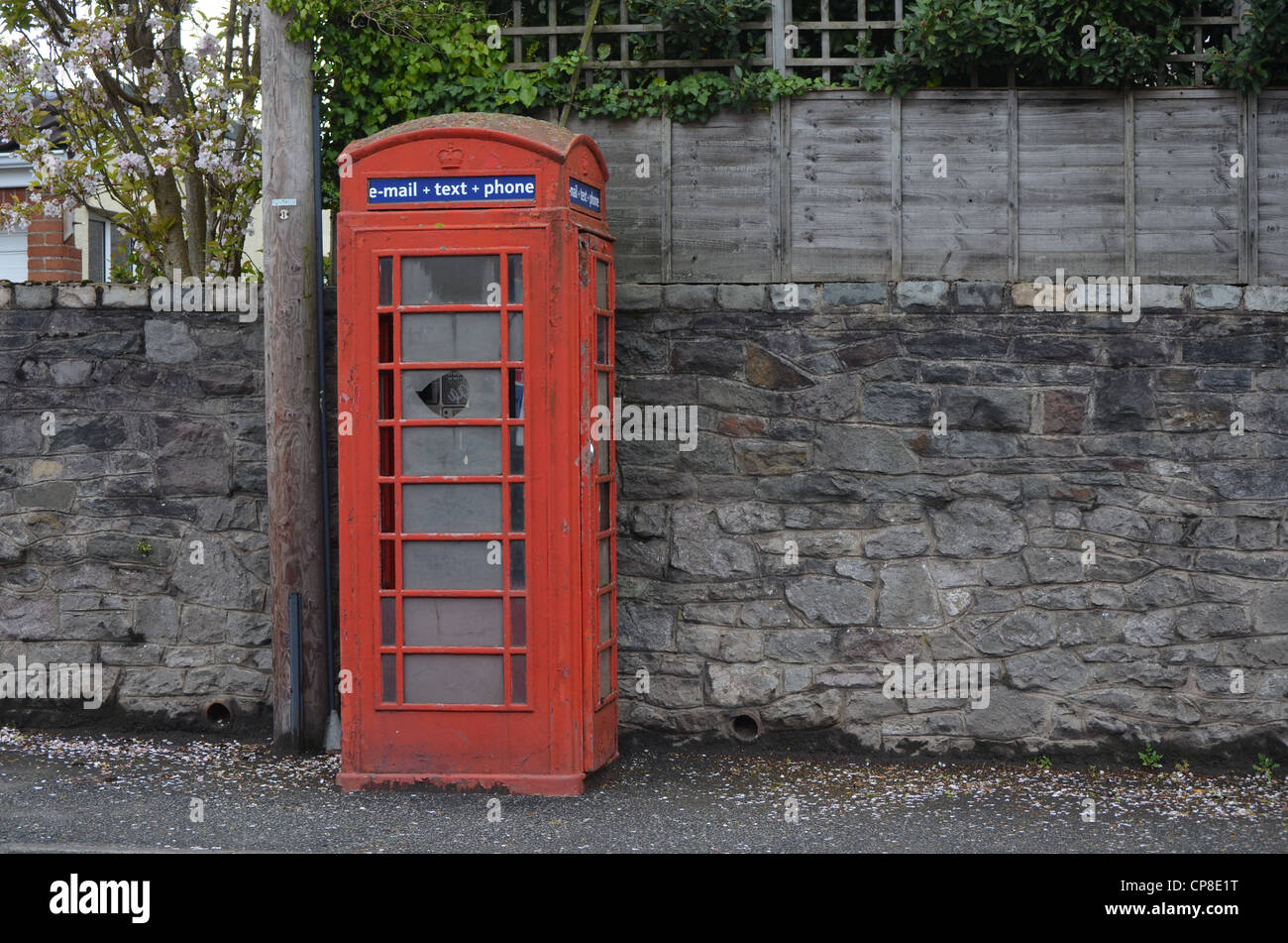 Vandalized phone box hi-res stock photography and images - Alamy