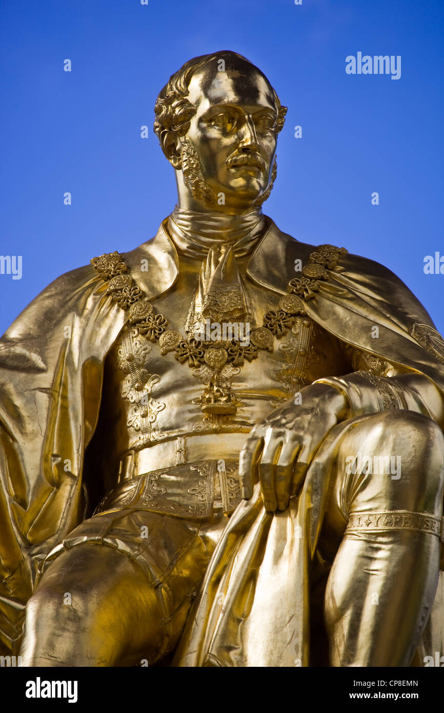 Albert memorial statue hi-res stock photography and images - Alamy